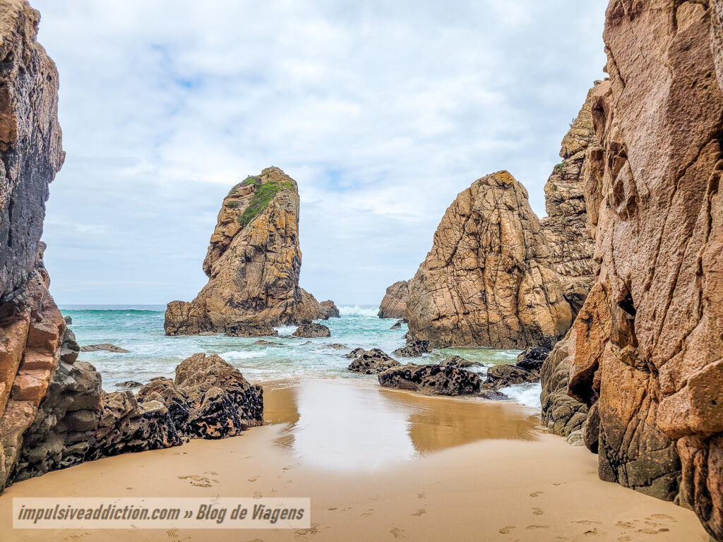 Ursa Beach | How to get there on a trail from Roca Cape?